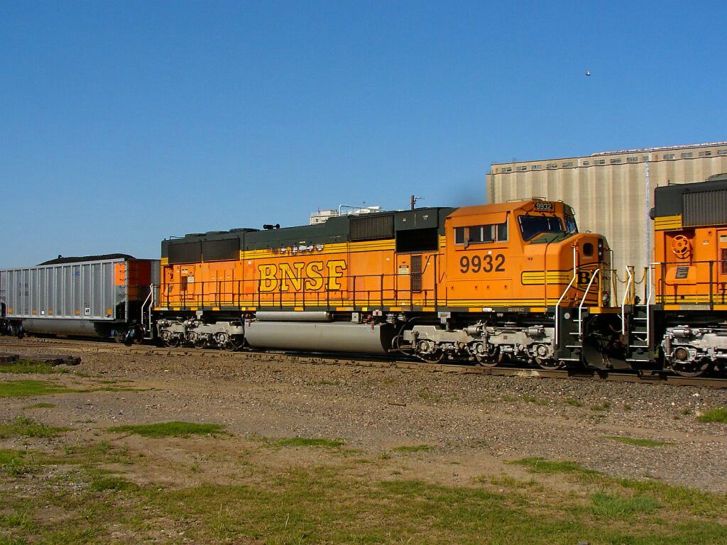 BNSF 9932
